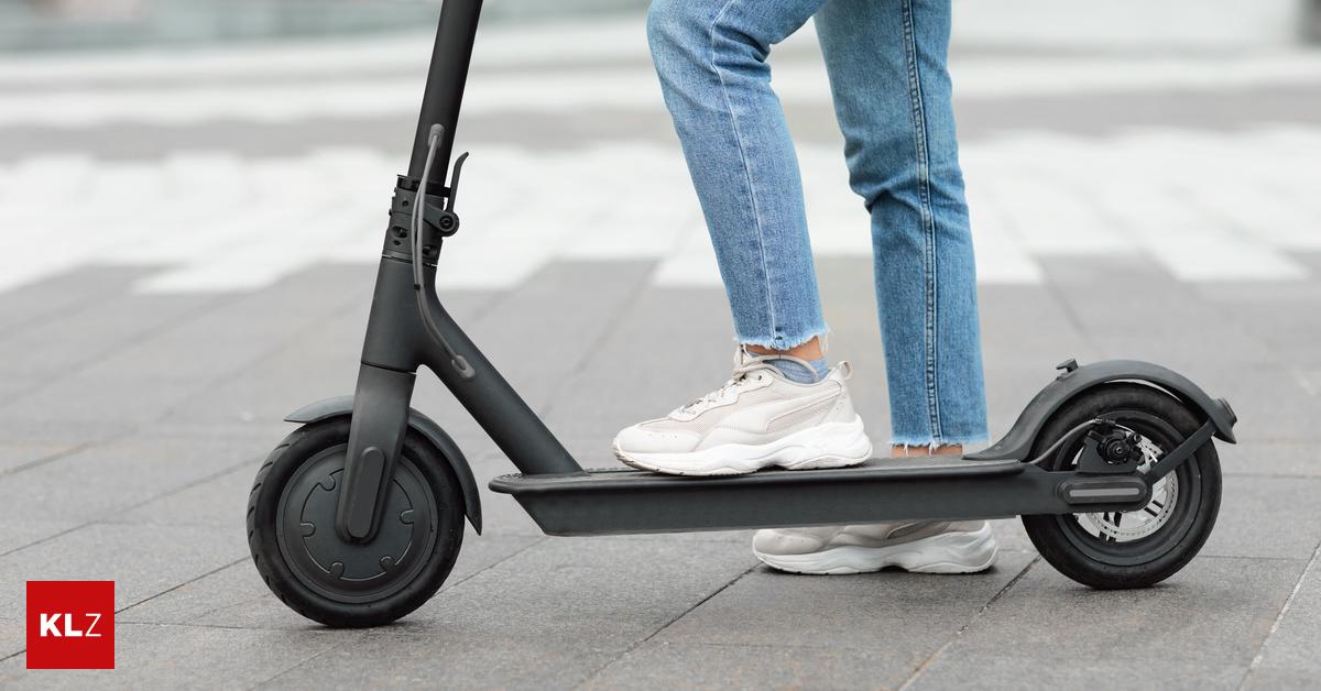 Leicht verletzt: Neunjähriger Bub auf E-Scooter von Auto erfasst